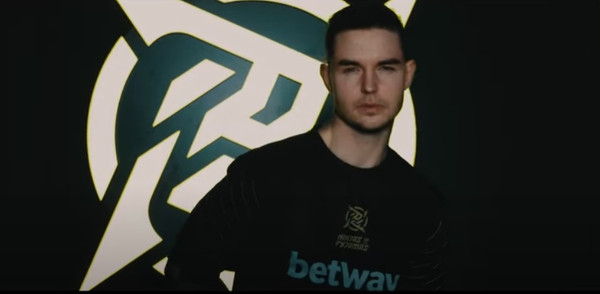 CS:GO superstar Dev1ce joins NIP leaving Astralis behind - GINX TV