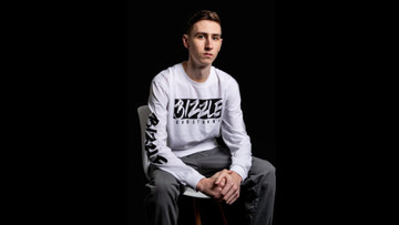 Fortnite star Bizzle signs with FaZe Clan - GINX TV