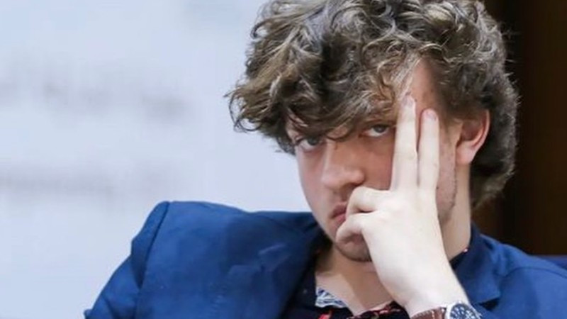 World Chess Champion Magnus Carlsen Accuses Hans Niemann Of Cheating - GINX TV