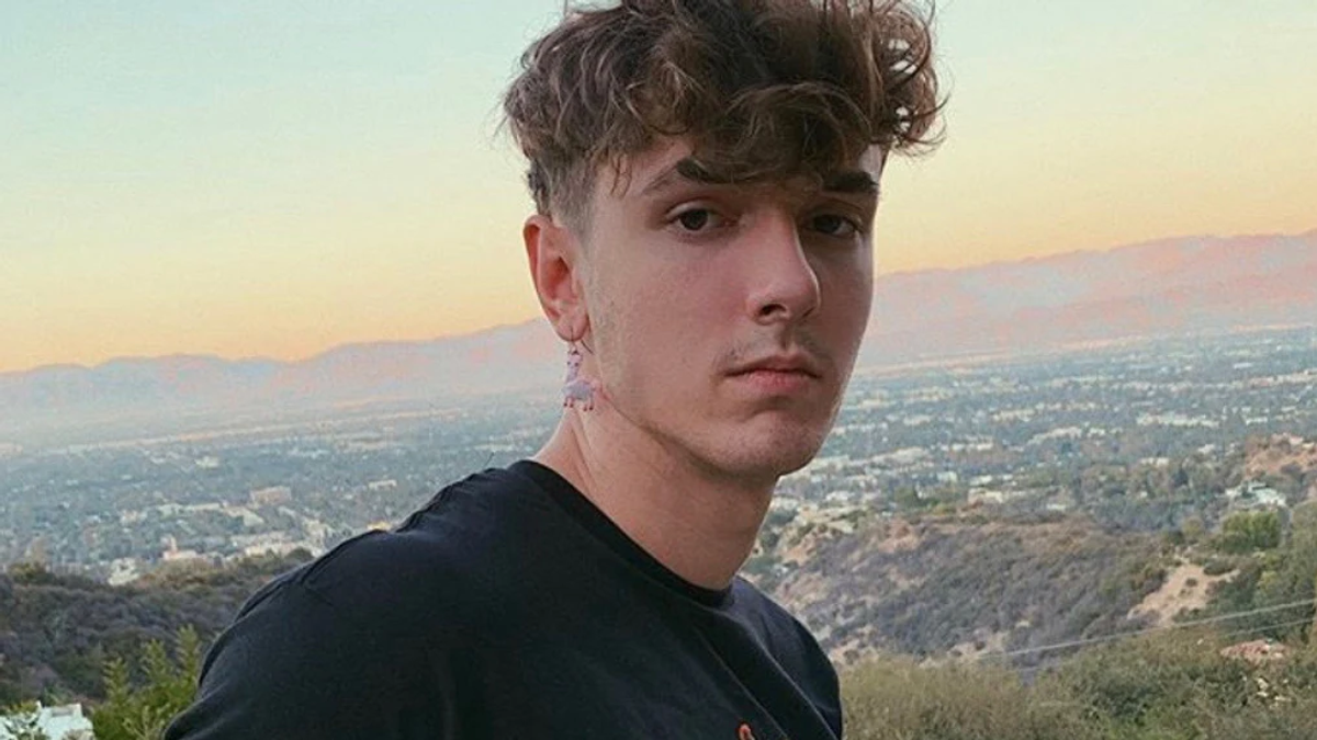 Cops called to Bryce Hall's insane 21st birthday party - GINX TV