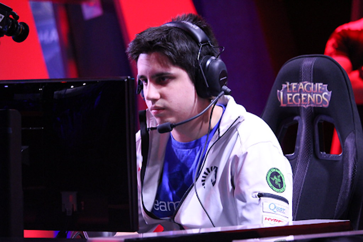 IWDominate signs on as streamer for Cloud9 - GINX TV